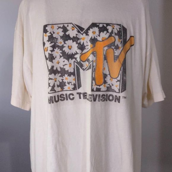 MTV | Tops | 2x Mtv Womens Short Sleeve Cream Color Teeshirt Mtv Music ...